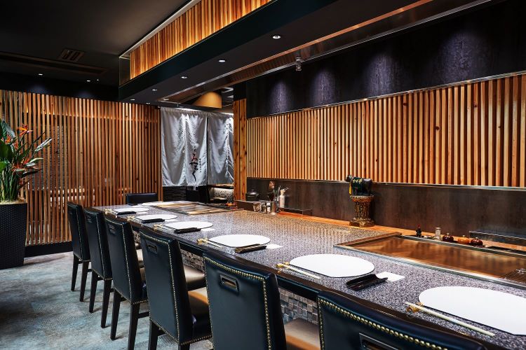 OKINAWA NAHA MIYACHIKU logo